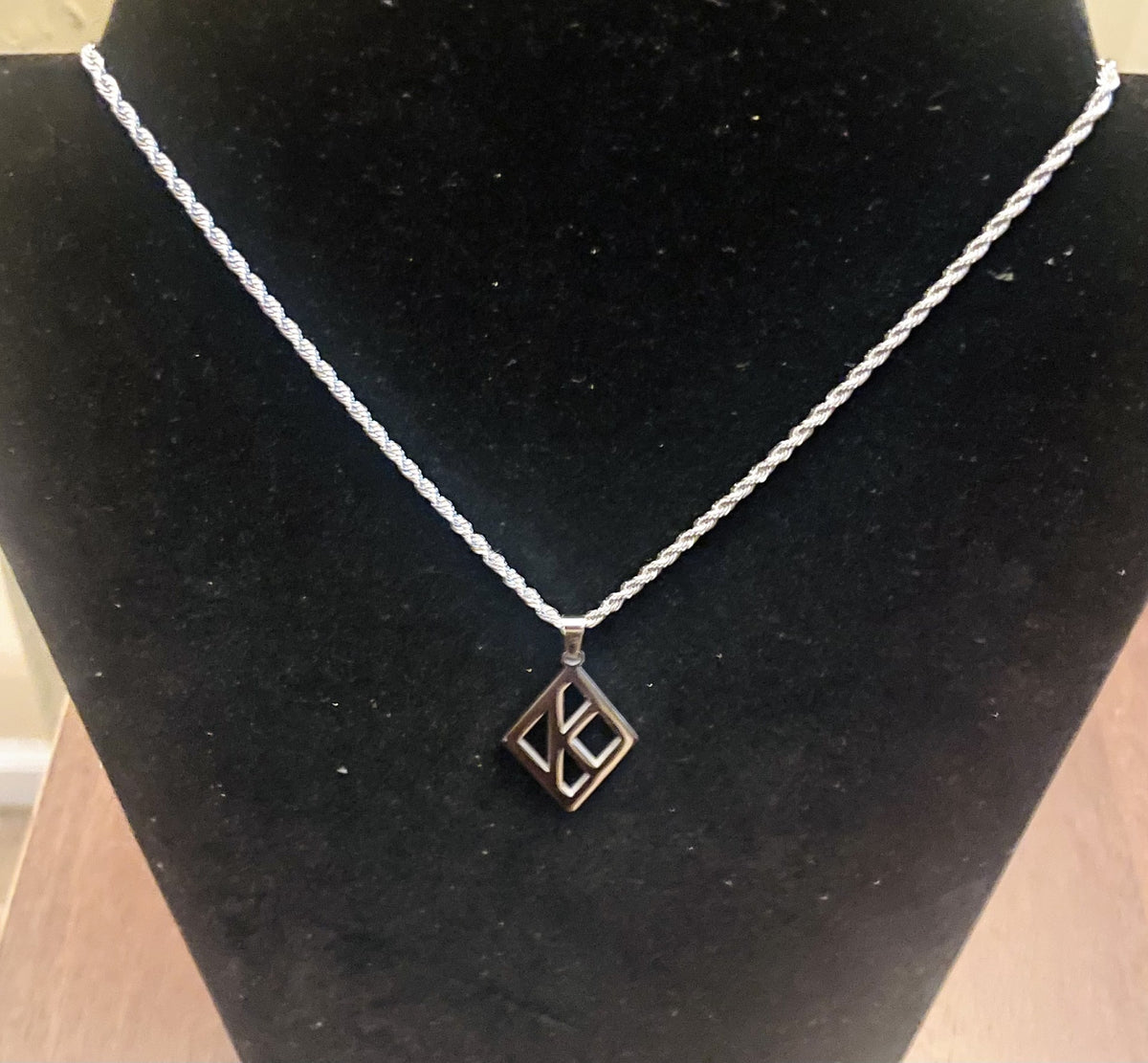 KAPPA ALPHA PSI FLOATING K SILVER NECKLACE CHAIN (MEDIUM) – #EntrepreNUPE